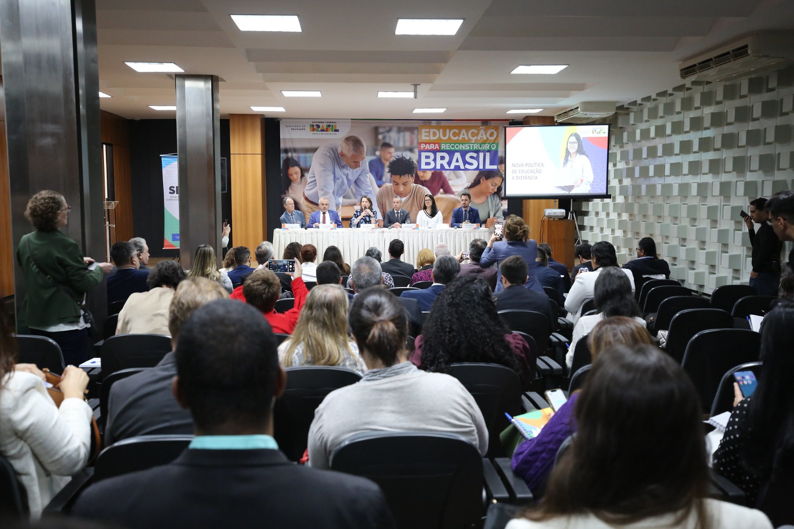 MEC apresenta Nova Política de EaD a entidades — Ministério da Educação