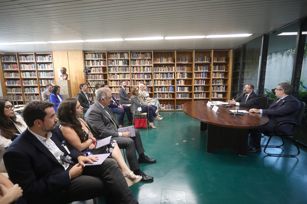 Palestra do Ministro Almir Lima Nascimento (IPRI) — Ministério das ...