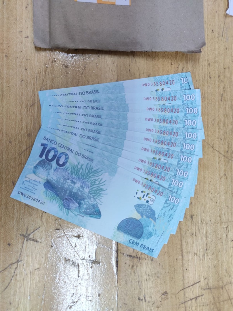 PF prende mulher com cédulas falsas em Foz do Iguaçu/PR — Polícia Federal