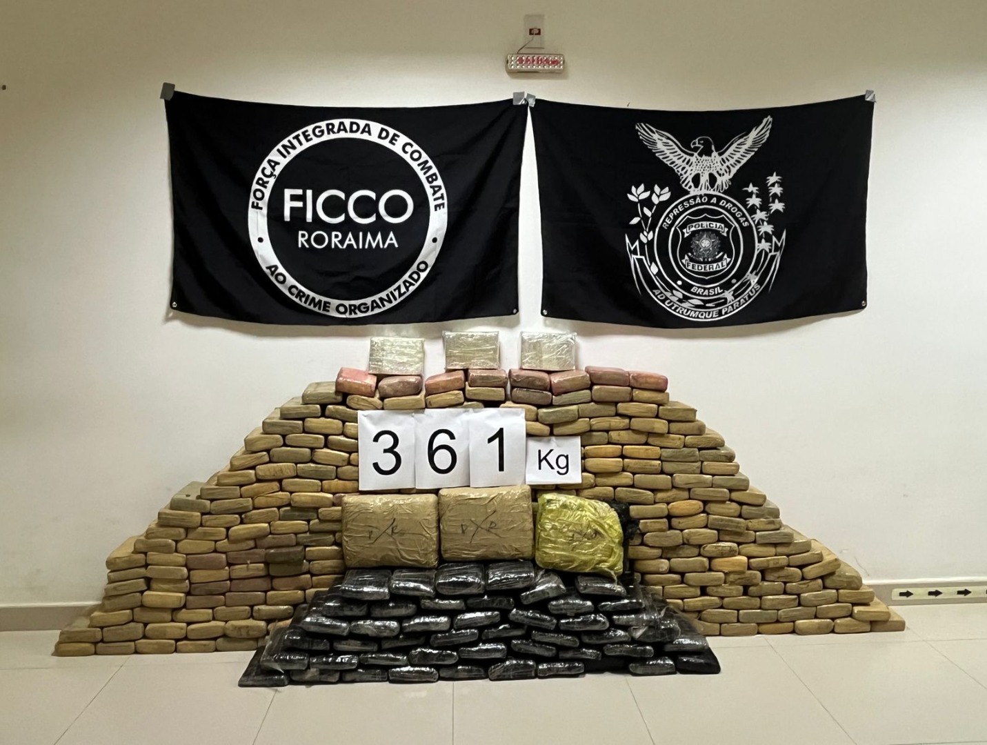 FICCO apreende aproximadamente 361 kg de maconha — Polícia Federal