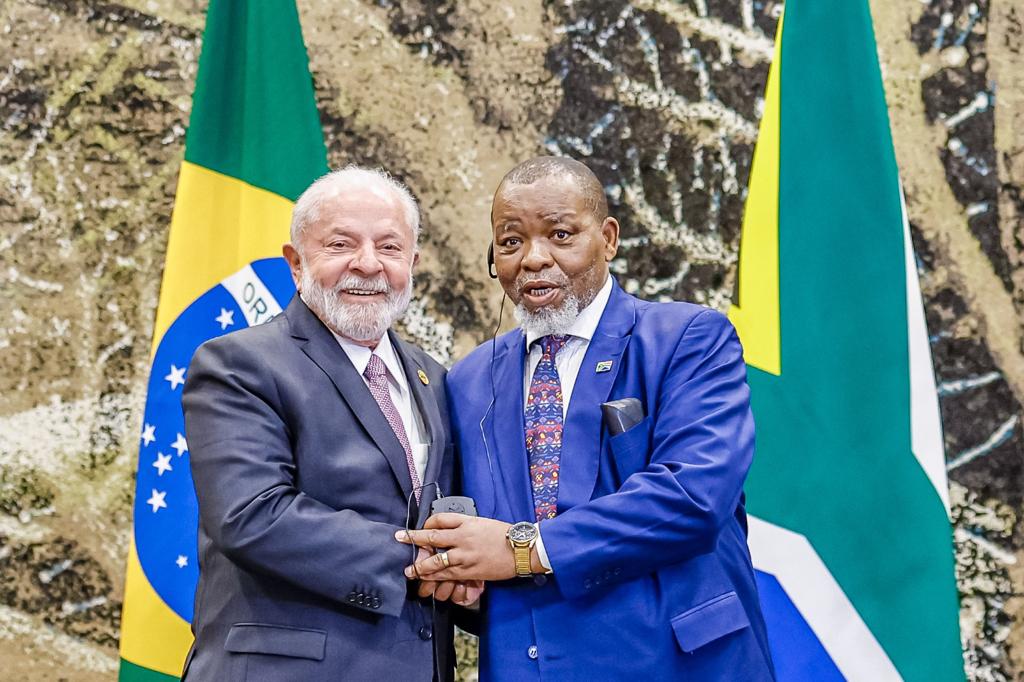 Antes de cúpula do BRICS, Lula se reúne com líderes do partido de ...