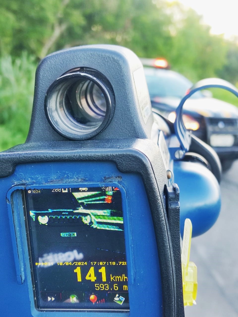Radar portátil da PRF registra mais de 1.200 flagrantes de excesso de ...