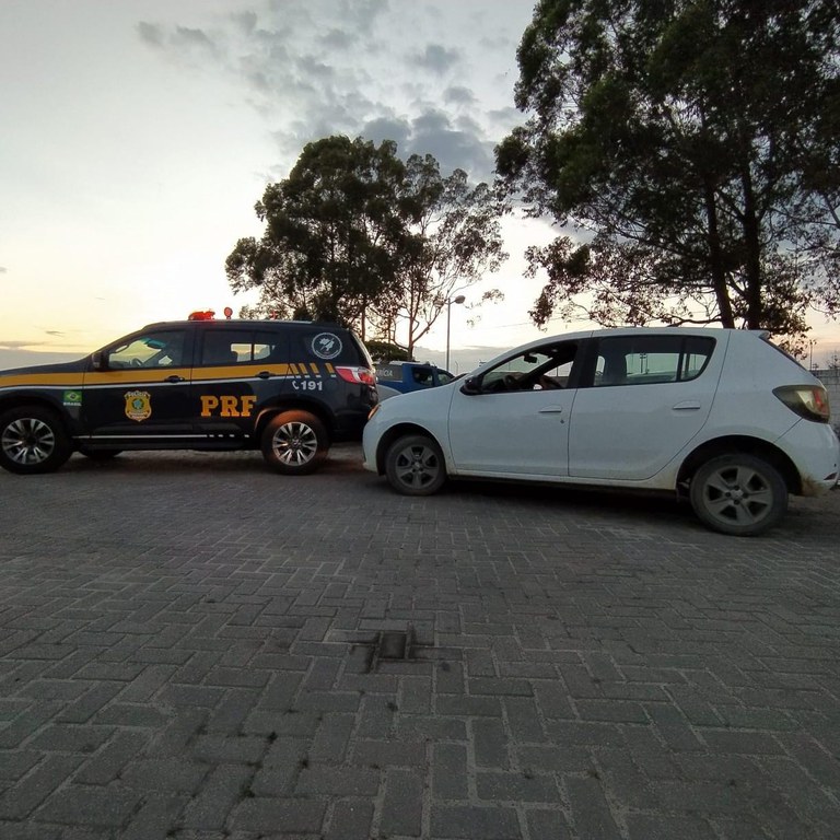 4 veículos foram recuperados pela PRF, nas últimas 24 horas, nos ...
