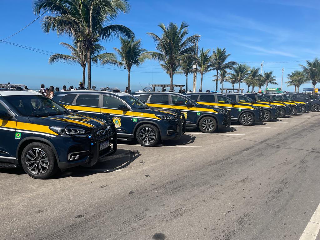 PRF realiza entrega insitucional de novas viaturas no ES — Polícia ...