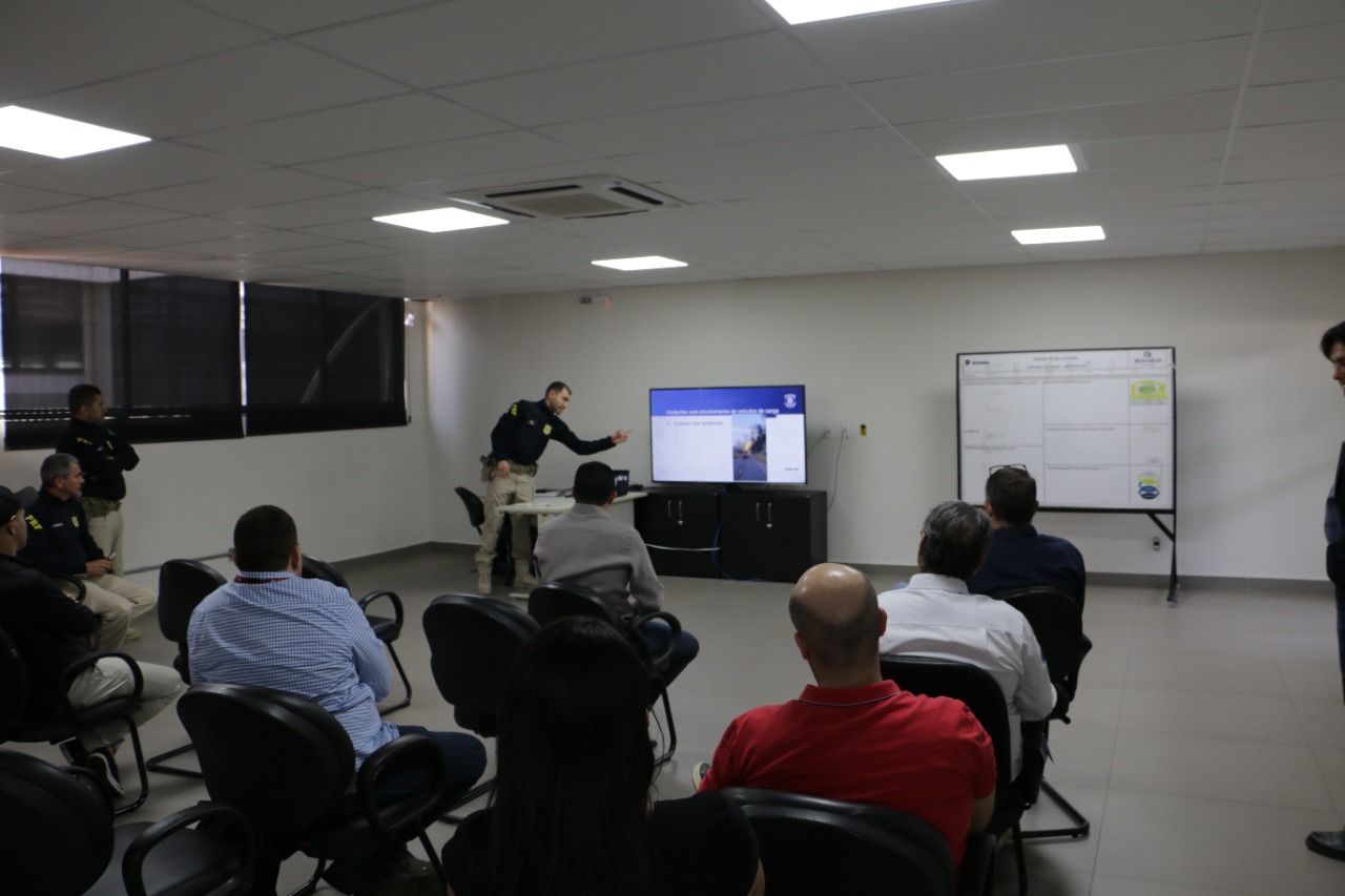 PRF promove encontro para vias mais seguras — Polícia Rodoviária Federal