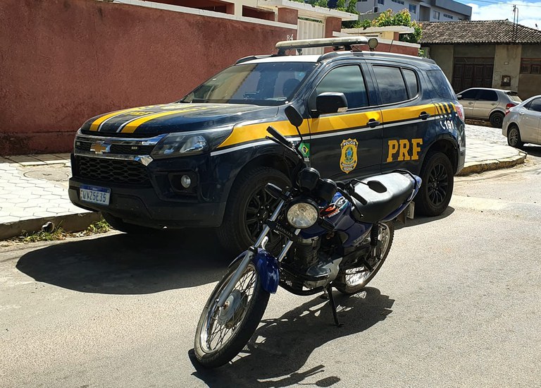 PRF recupera, nas últimas 24h, carros e moto furtados — Polícia Rodoviária Federal