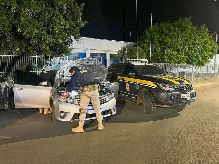 Veículo roubado no Recife é recuperado pela PRF na BR 116, em Salgueiro — Polícia Rodoviária Federal