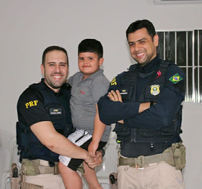 PRF participa de ação de conscientização sobre trânsito seguro em Campo ...