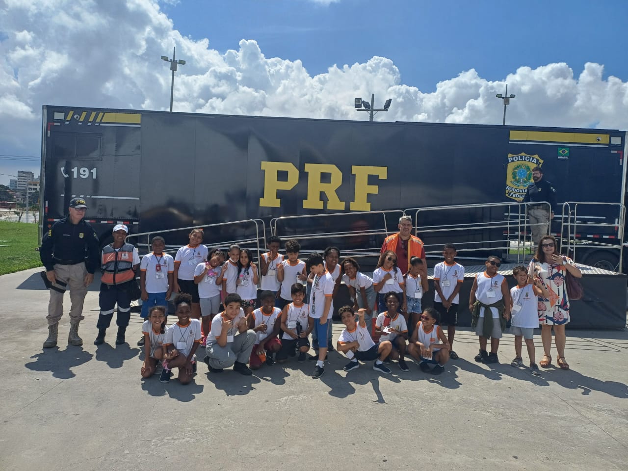 Carreta da PRF com sala de cinema é atração inédita no Rio de Janeiro ...