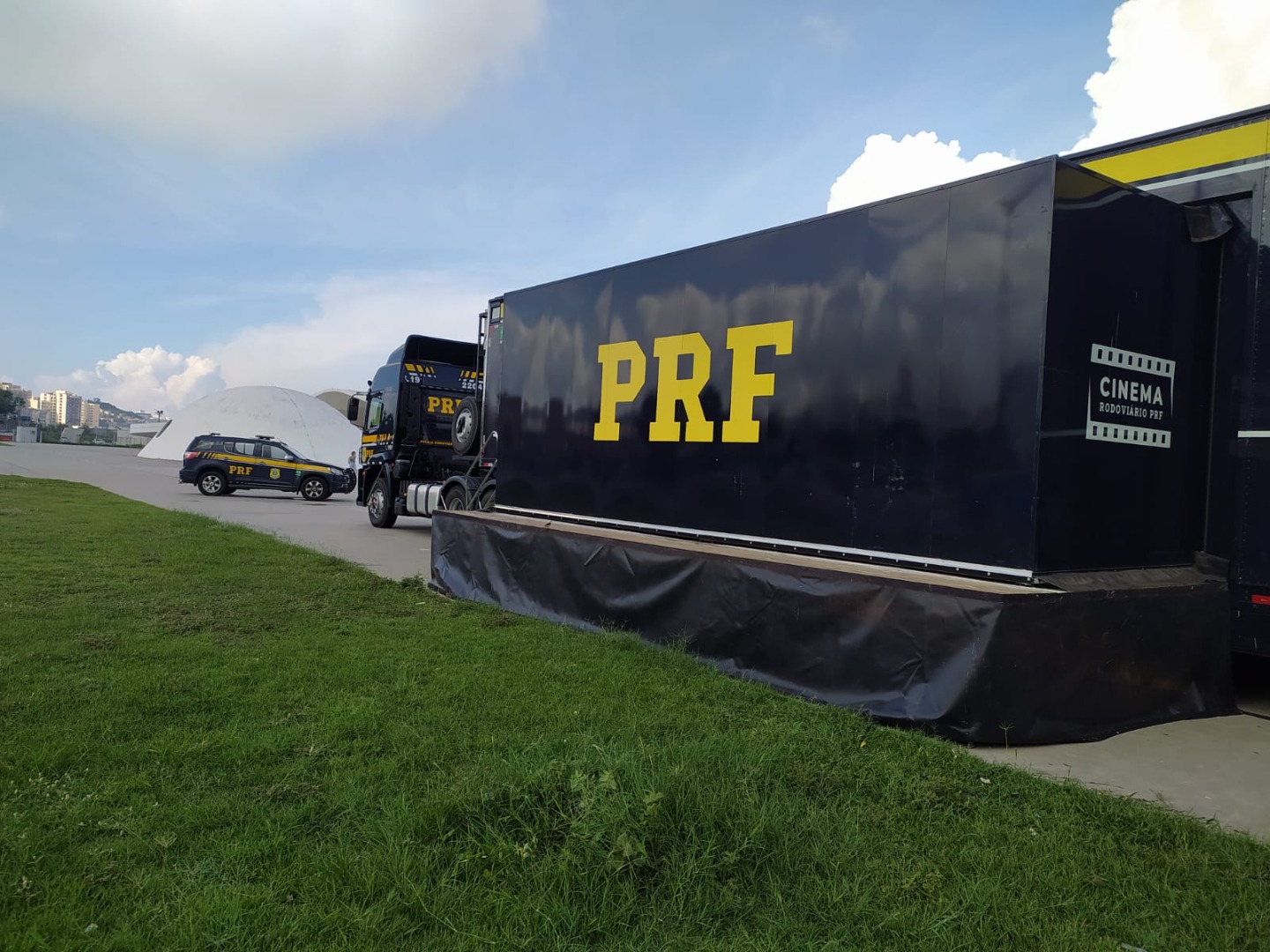 Carreta da PRF com sala de cinema é atração inédita no Rio de Janeiro ...