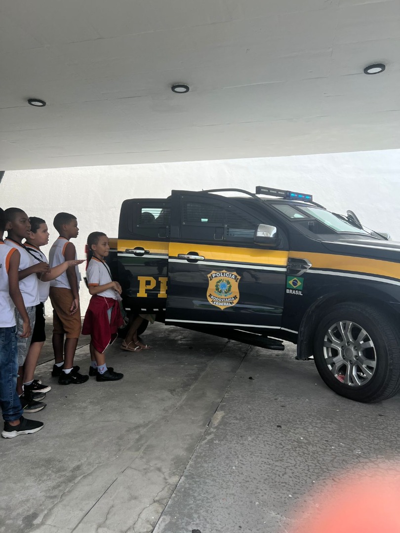 Carreta da PRF com sala de cinema é atração inédita no Rio de Janeiro ...