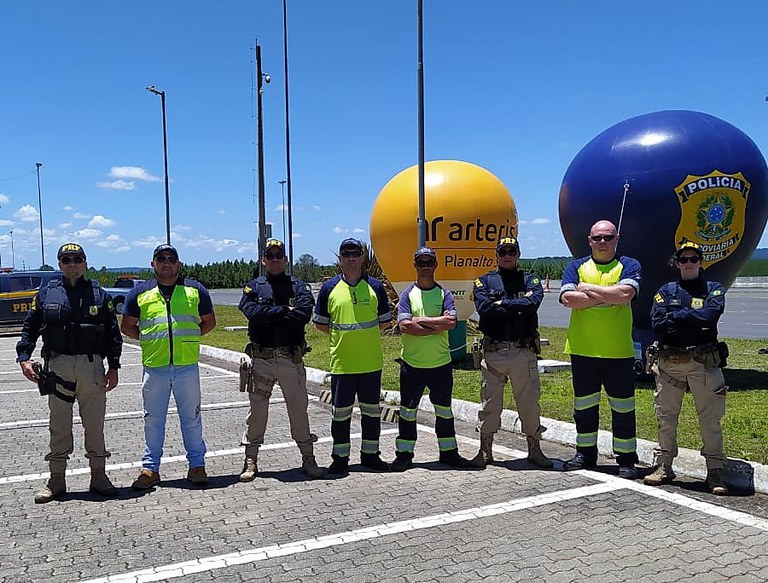 PRF e concessionária Arteris realizam campanha “Tô seguro, tô de cinto ...