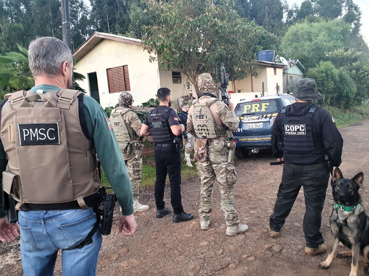 PRF participa de operação do GAECO contra facção criminosa em SC ...
