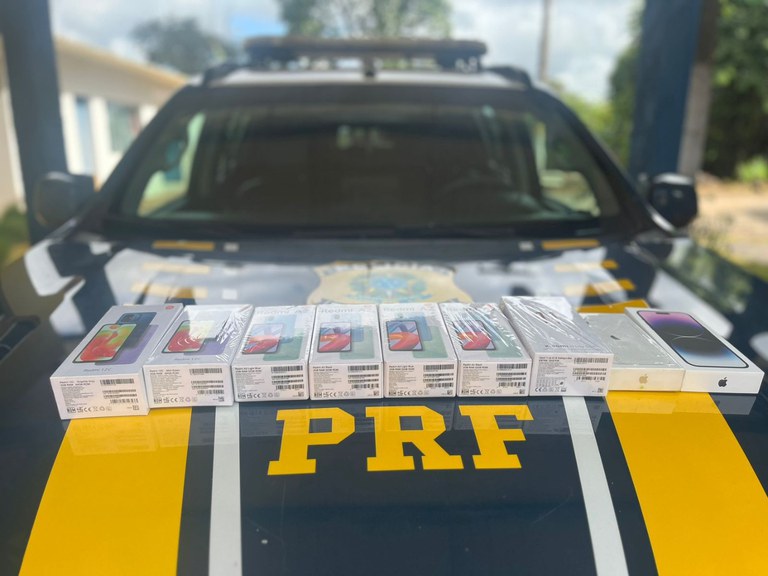 PRF apreende 192 aparatos eletrônicos transportados sem nota fiscal — Polícia Rodoviária Federal