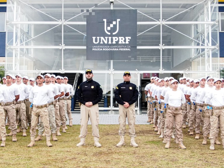Diretor Executivo da PRF realiza palestras para alunos do CFP 2022.2 — Polícia Rodoviária Federal