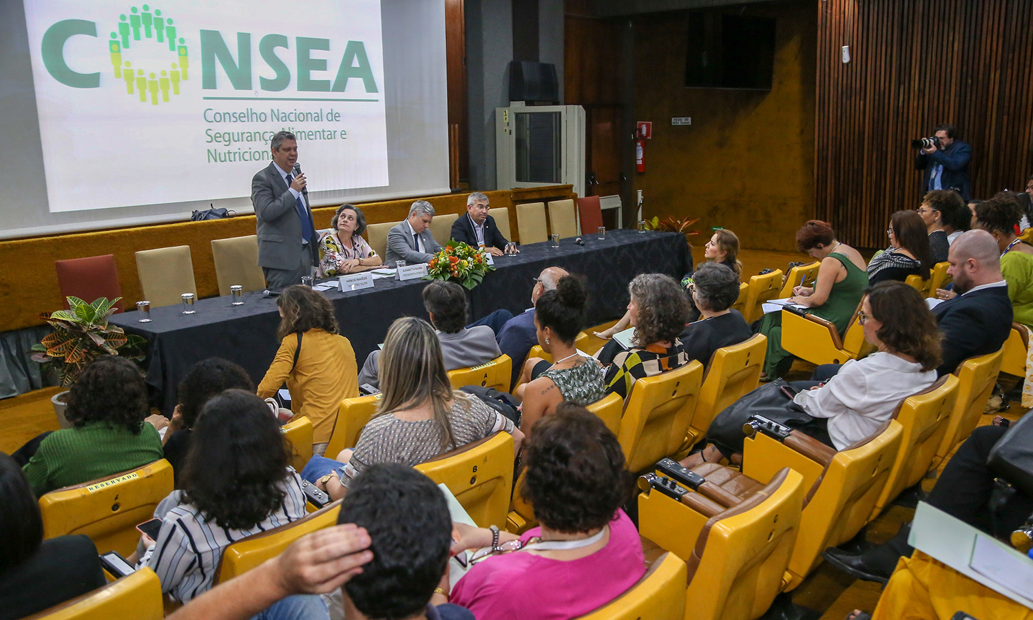 Consea realiza 3ª plenária anual com presença de ministros e ...