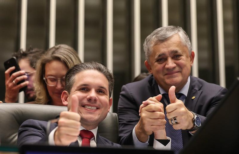 PEC que põe fim à escala 6x1 é aprovada na Câmara dos Deputados ...