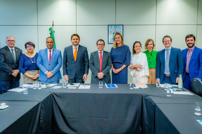MTE celebra o cadastro de cerca de 1 milhão de pessoas na Escola do ...