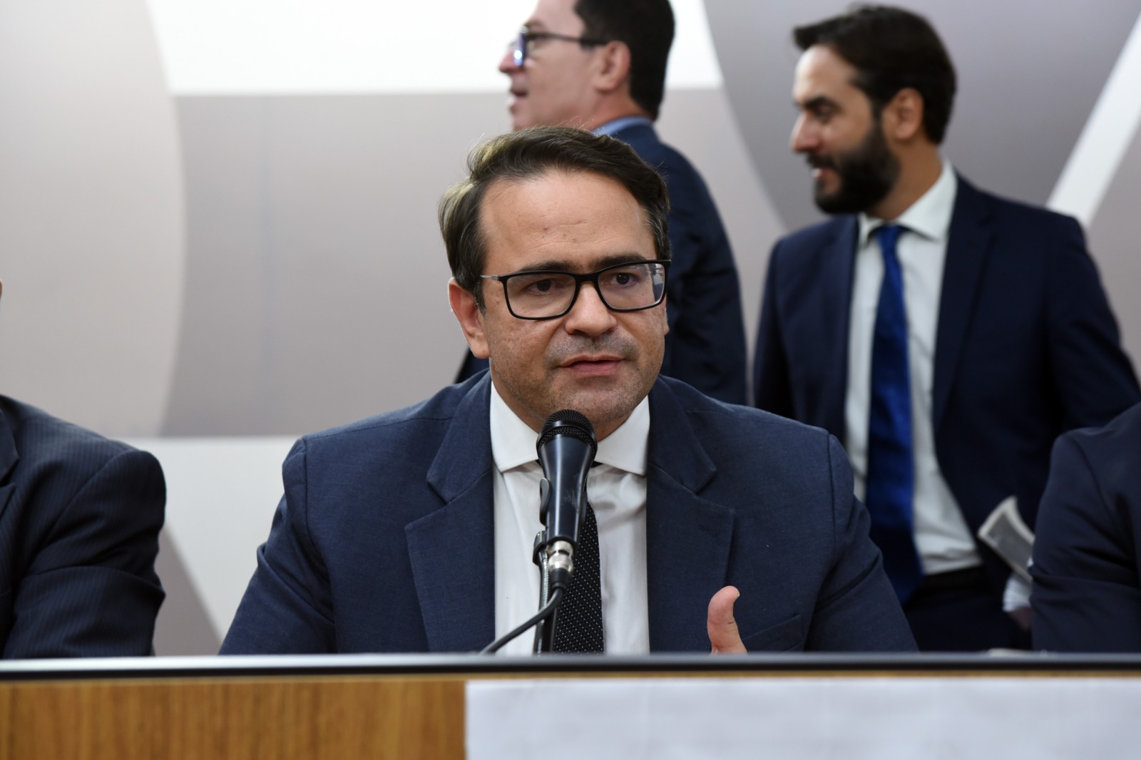 Projetos ferroviários precisam de aporte de recursos do Estado para se ...