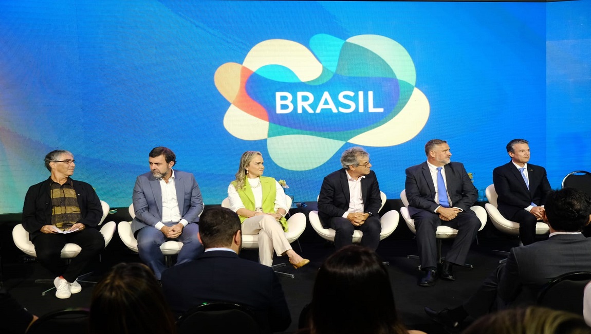 Ministra do Turismo prestigia lançamento da retomada da Marca Brasil ...